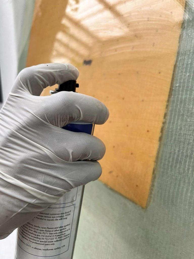 Web filament spray adhesive - Aerontec